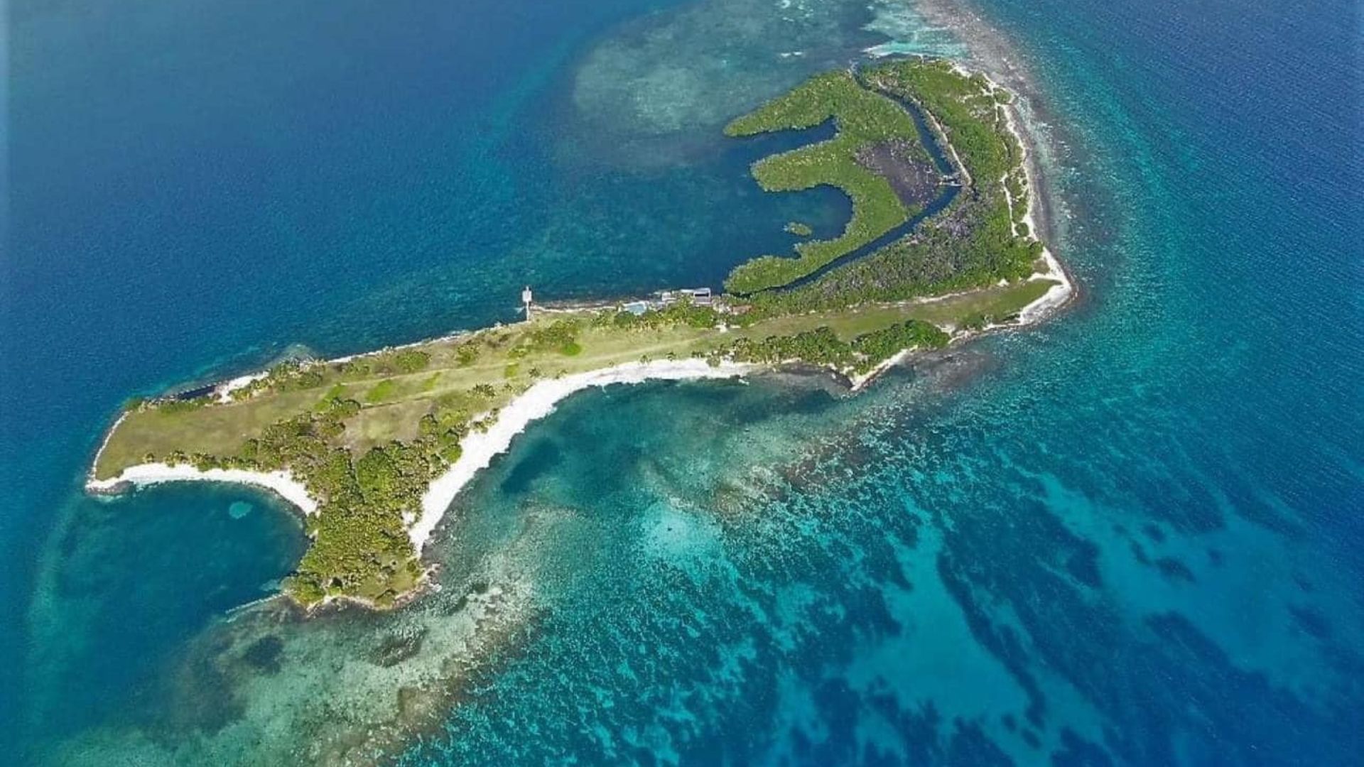Pigeon Cay Tours - Roatan private boat charter to Pigeon Cay for snorkeling